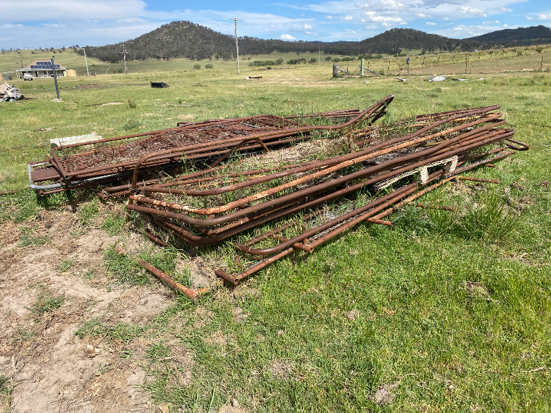 Lot 52 - Old Farm Gates | AuctionsPlus