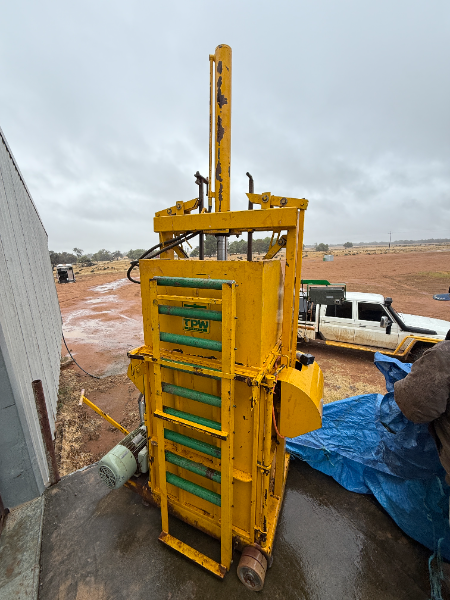 TPW Hydraulic Wool Press | AuctionsPlus