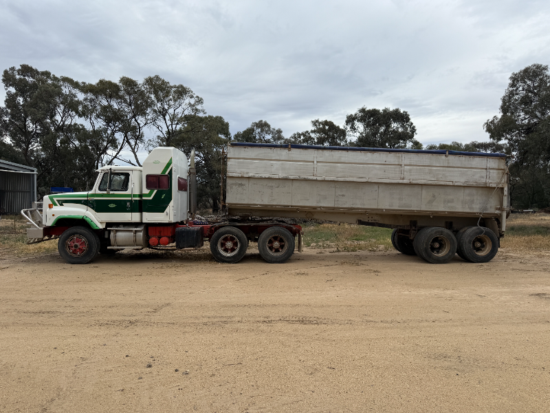 Lot 10 - 1987 S-Line International & Alum Tipper | AuctionsPlus