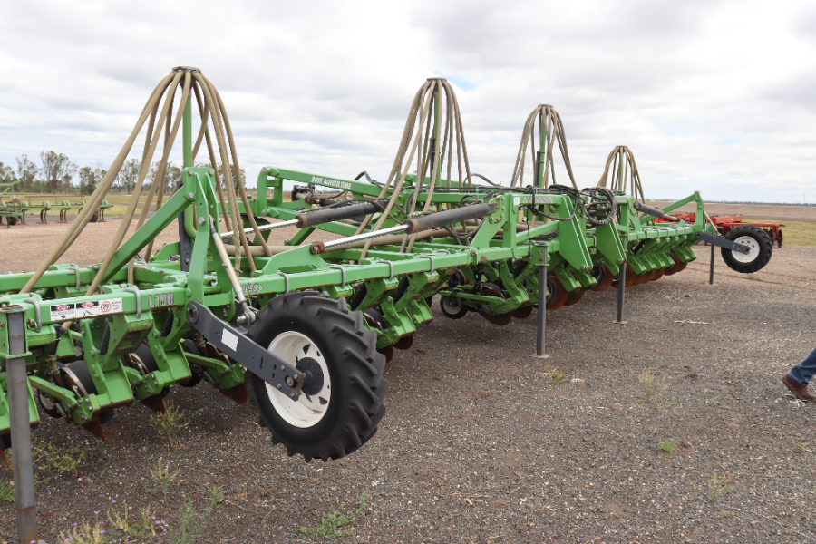 Lot 10 - 12m Boss Agriculture | AuctionsPlus