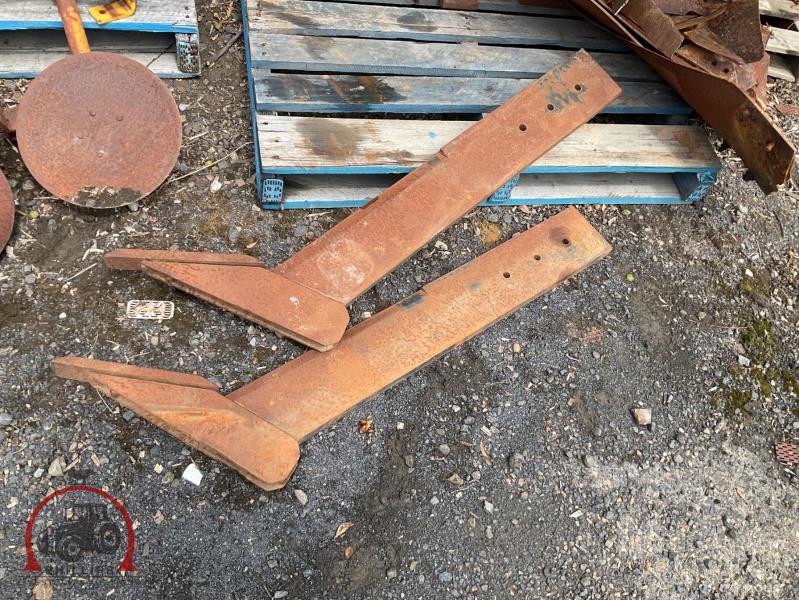 Lot 223 - Kanga Ripper Tynes | AuctionsPlus