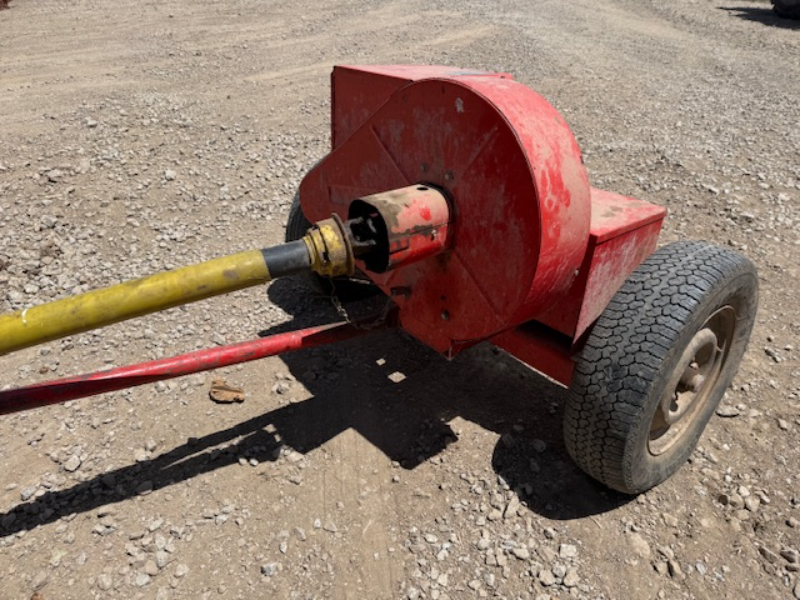 Lot 16 - LINCOLN TRACTAPAC WELDER | AuctionsPlus