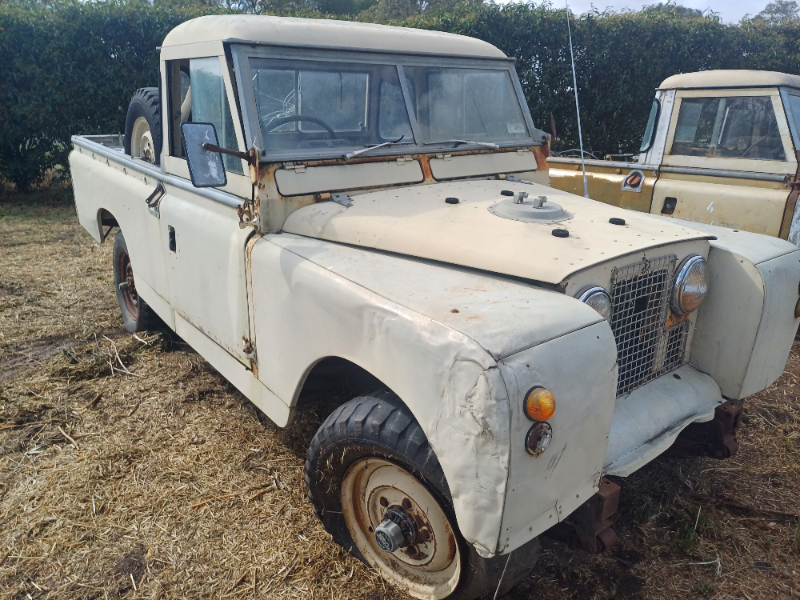 Lot 16 - Land Rover Series 2 style side ute. | AuctionsPlus