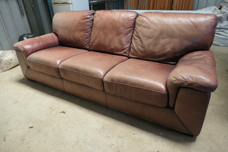 Lot 17 - Leather couch: Freedom Furniture | AuctionsPlus