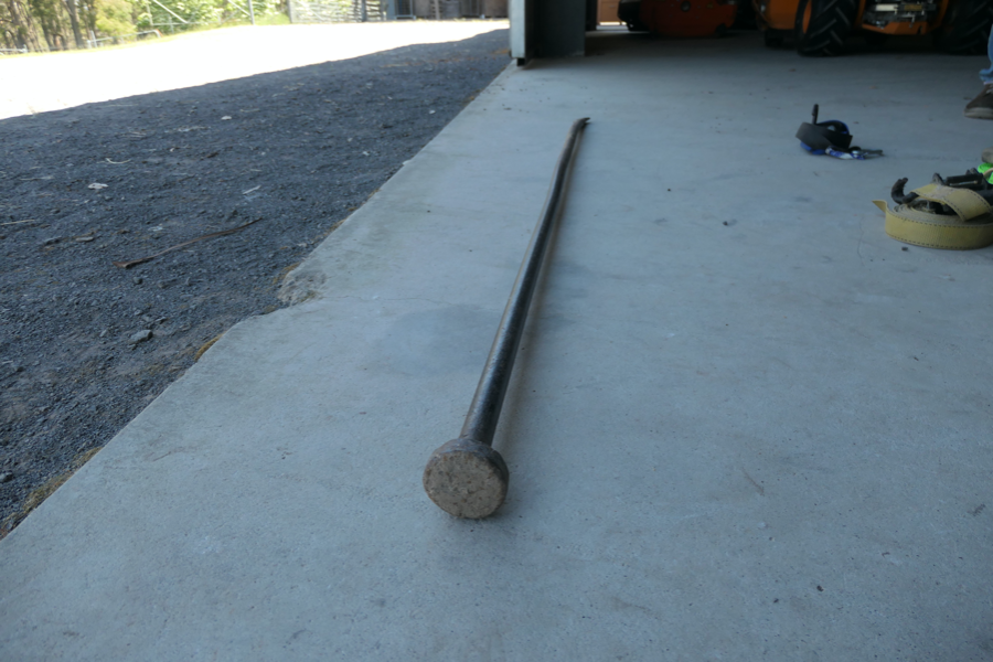 Lot 84 - Crow bar | AuctionsPlus