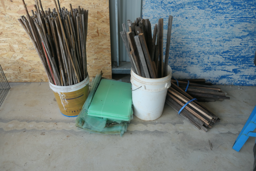 Lot 92 - Tree stakes & tree guards | AuctionsPlus