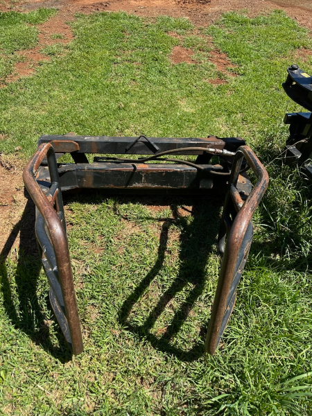 Lot 35 - Silage Bale Grab | AuctionsPlus