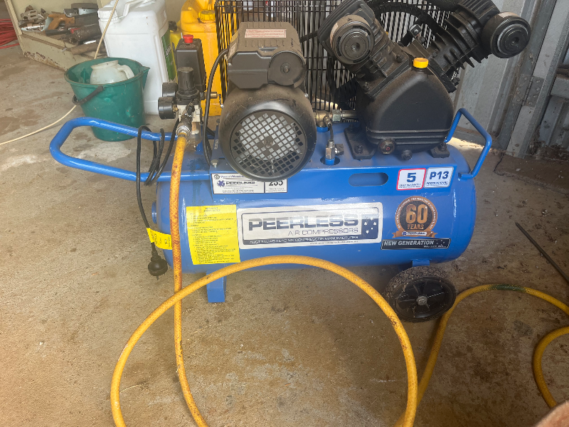 Lot 48 - Peerless Air Compressor | AuctionsPlus