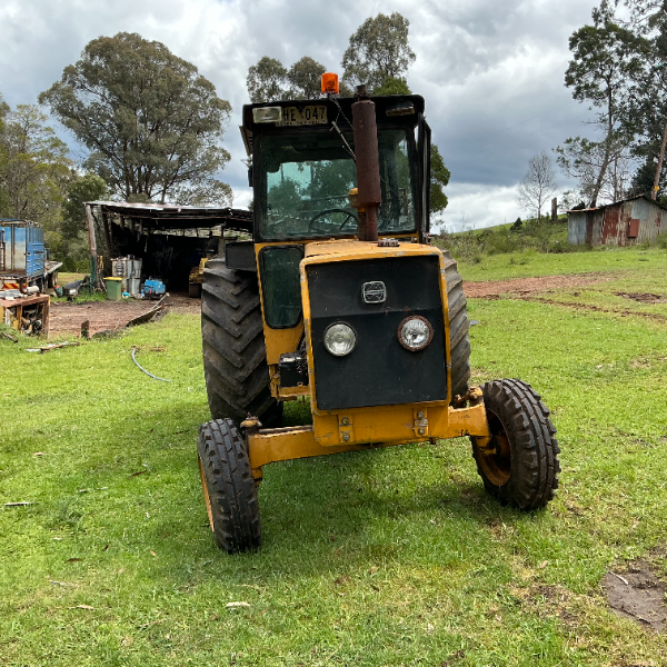 Lot 35 - Chamberlain 4080 cab tractor | AuctionsPlus