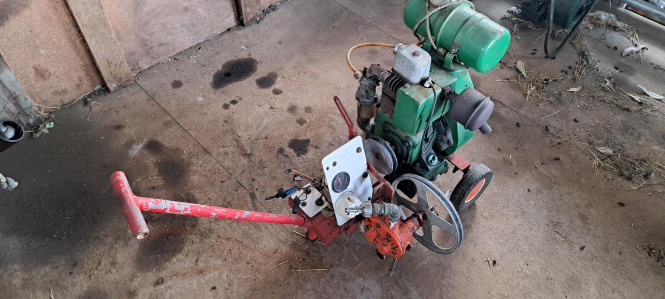 Lot 56 - Villiers Motor w/ Small Water Pump | AuctionsPlus