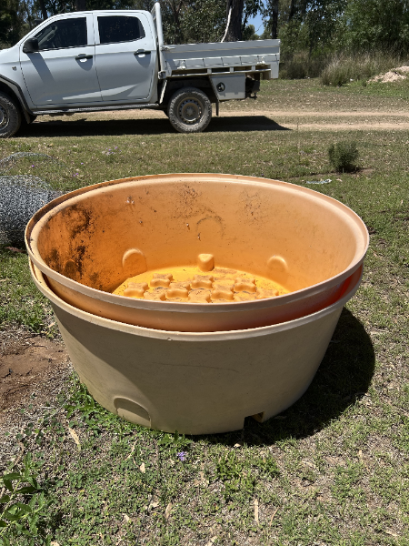 Lot 15 - Poly Lick tubs / Troughs | AuctionsPlus