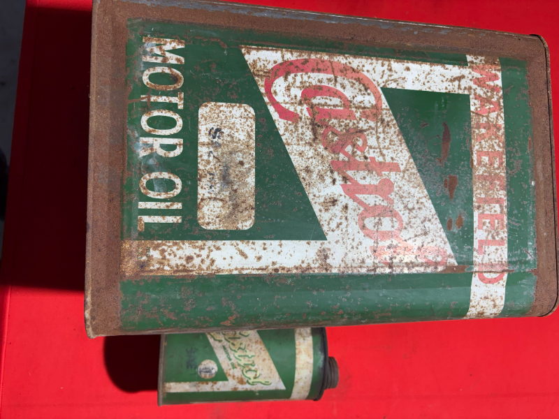 Lot 9 - Castrol oil tin | AuctionsPlus