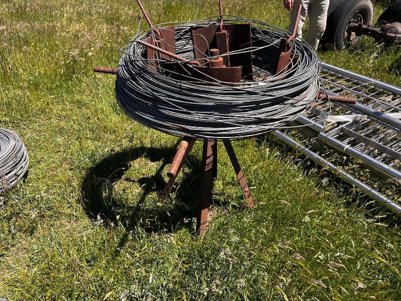 Lot 64 - Wire spinner with wire | AuctionsPlus