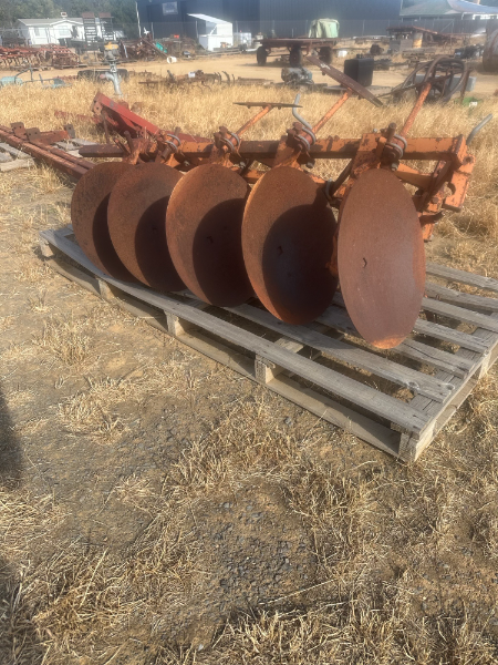 Lot 244 - Disc Plough | AuctionsPlus