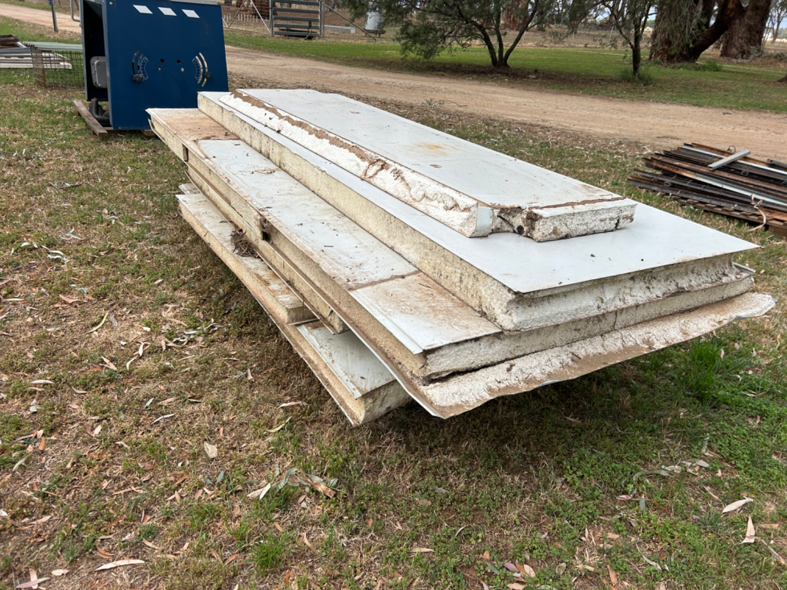 Lot 132 - Coolroom panels x7 | AuctionsPlus