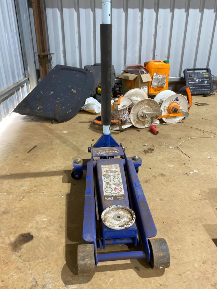 Lot 206 - Summit Trolley Jack | AuctionsPlus