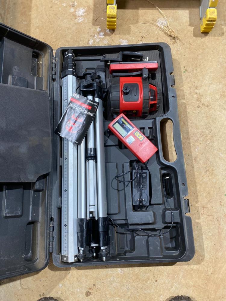 Lot 200 - Redback Laser Dumpy Level | AuctionsPlus