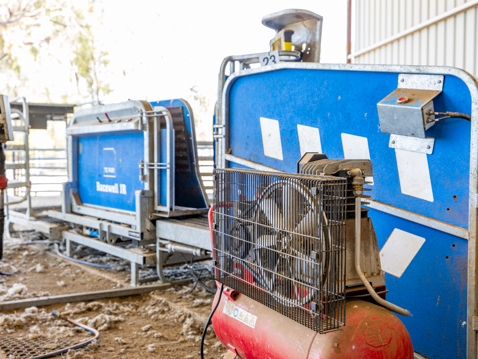 Sheep handler | AuctionsPlus