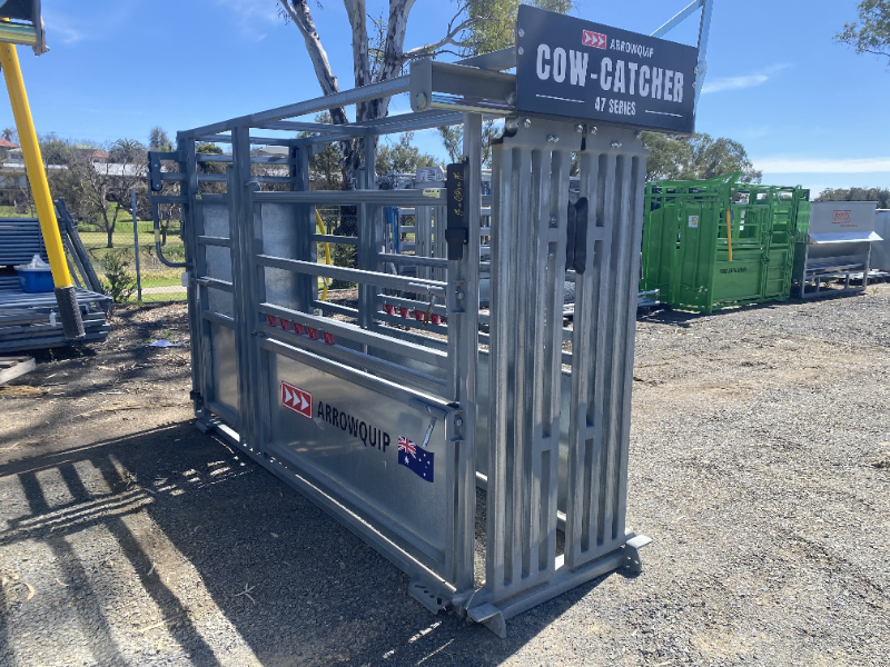 Lot 19 - ARRO VET CRUSH COW CATCHER 4700 N/S GAL | AuctionsPlus