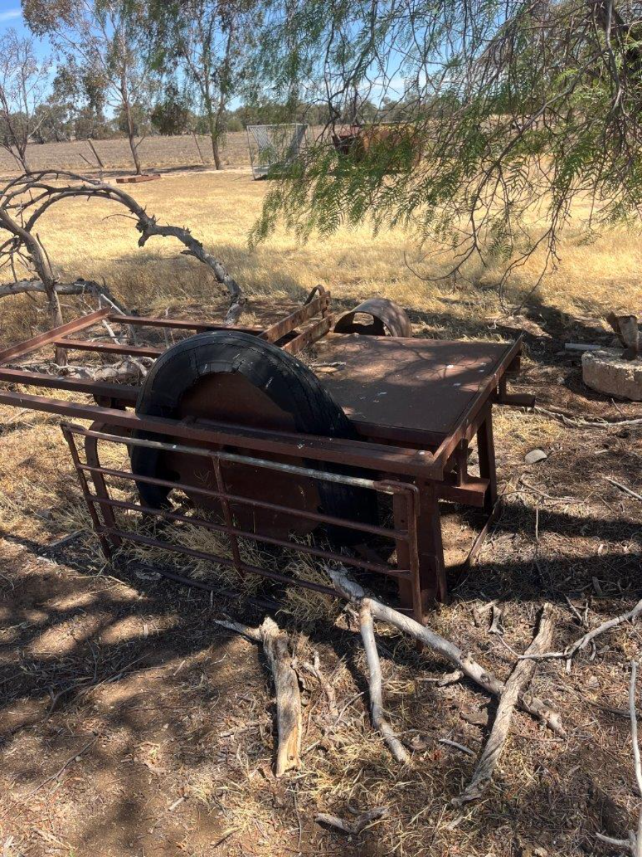 Lot 149 - Scrap - Saw Bench & Blade | AuctionsPlus