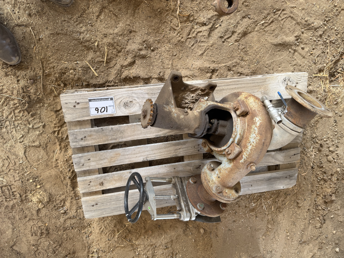 Lot 106 - 100mm Water Pump, turns over easily, with tap unit | AuctionsPlus