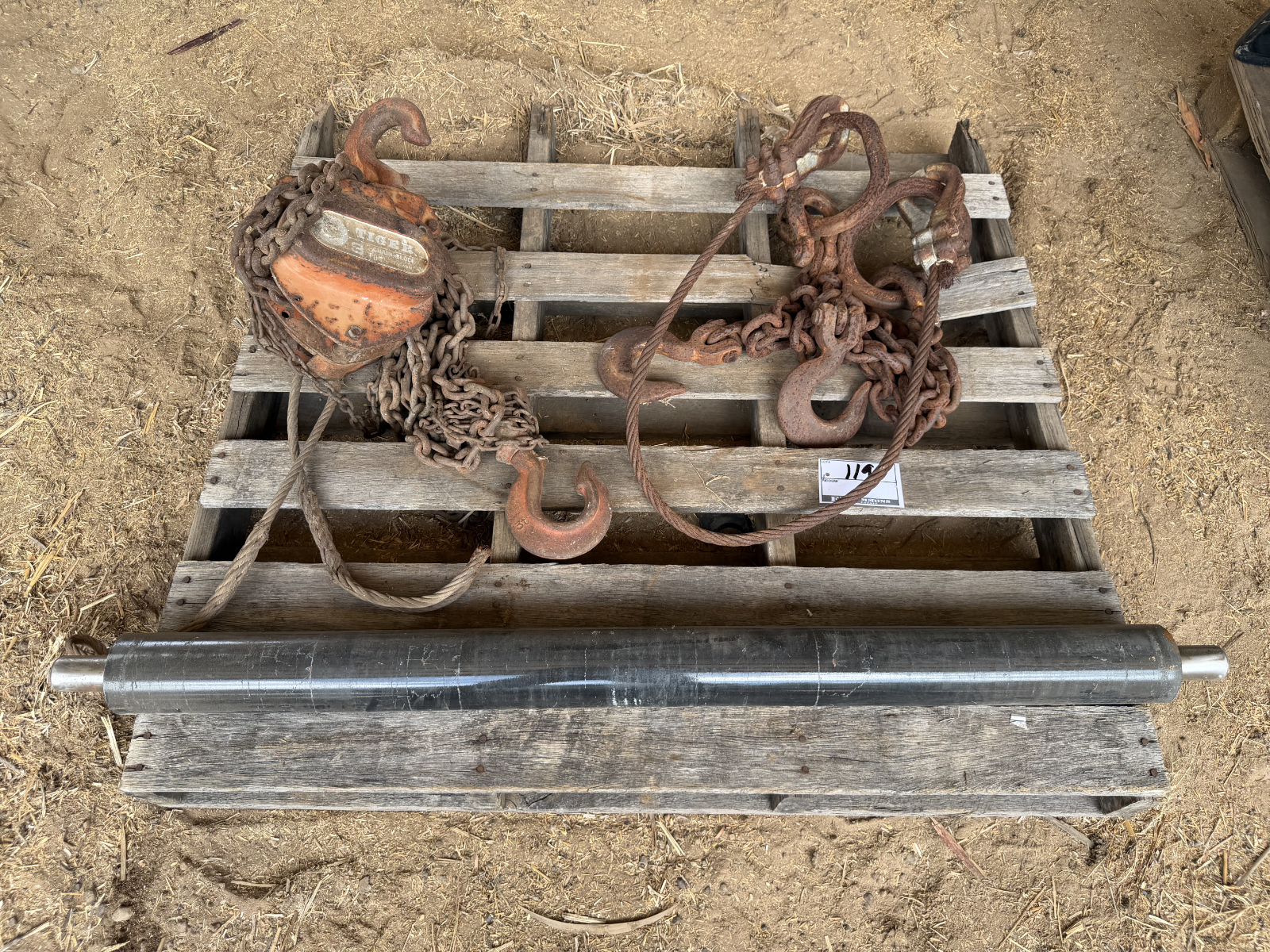 Lot 119 - Tiger 3 tonne Endless Chain, untested ,sold as is, rollers ...