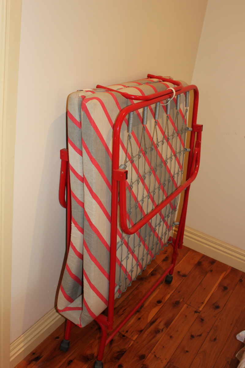 Fold Out Bed | AuctionsPlus