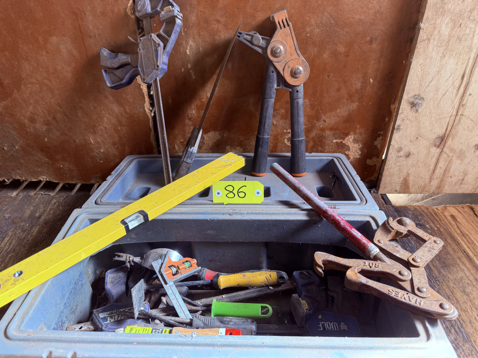Lot 86 - Fencing Tools & Clamps | AuctionsPlus