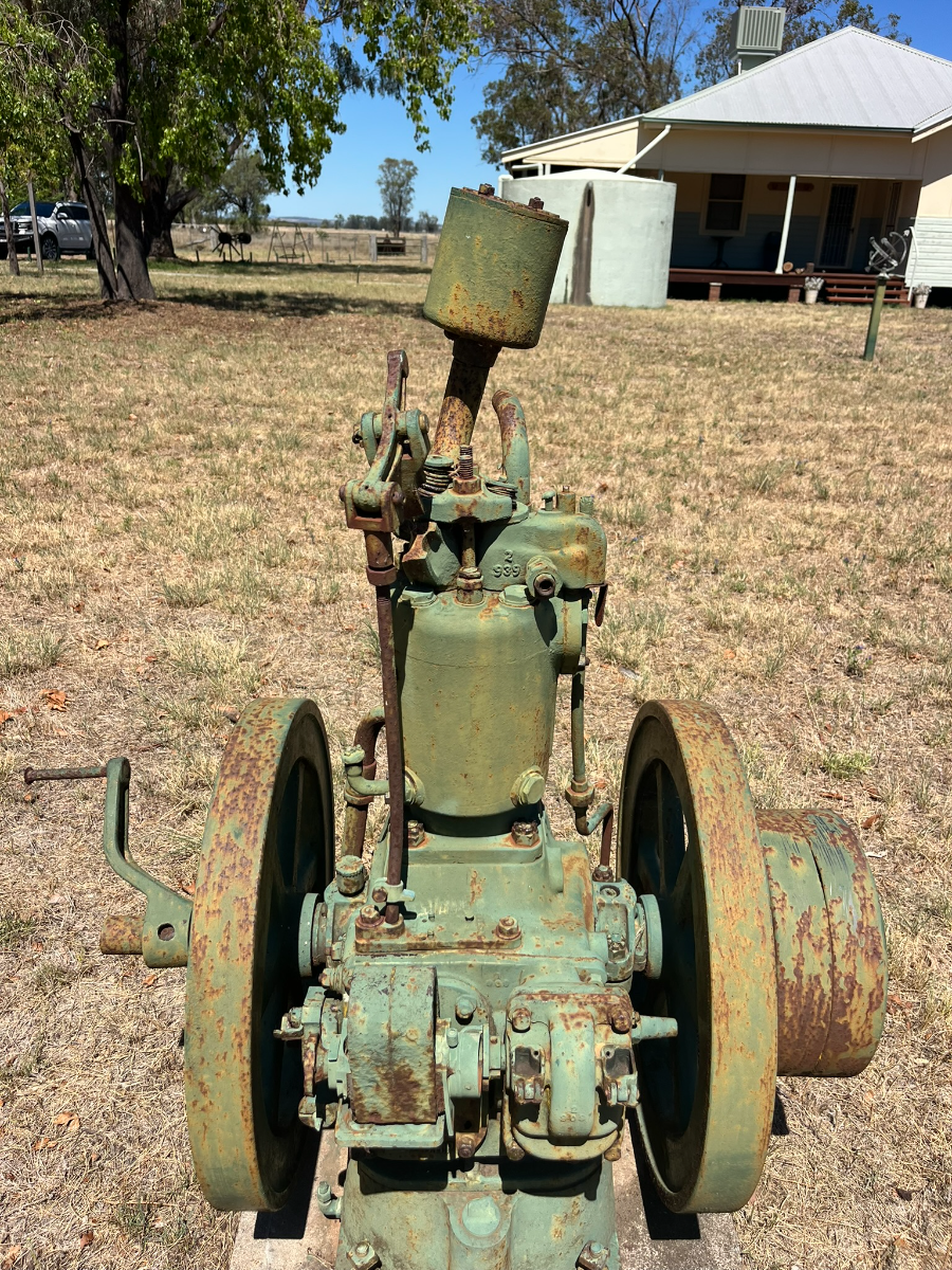 Lot 134 - Bentall & Co. Stationary Motor | AuctionsPlus