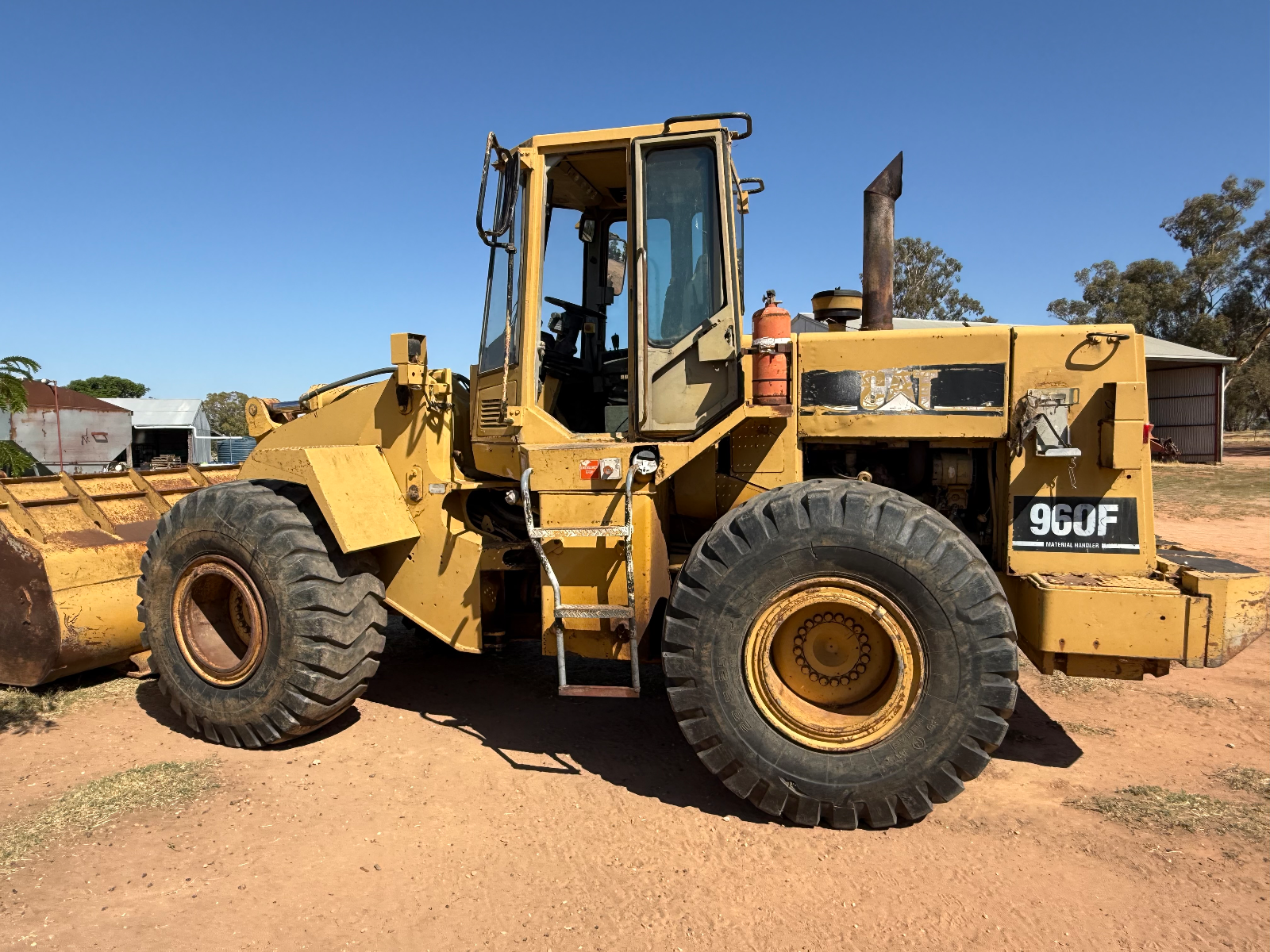 CAT 960F Loader | AuctionsPlus