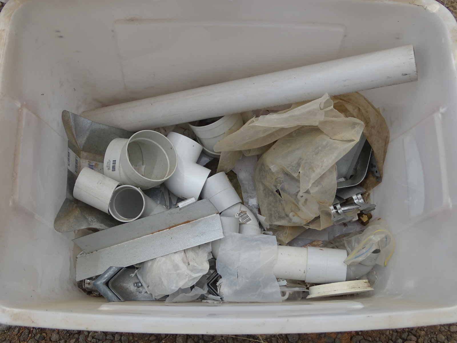 PVC FITTINGS + GUTTER CLIPS | AuctionsPlus