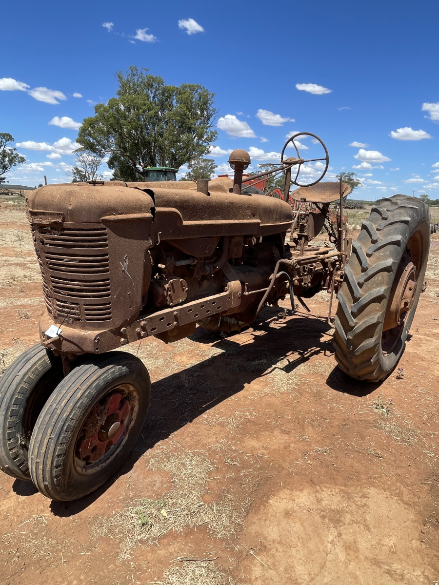 Farmall Tractor | AuctionsPlus