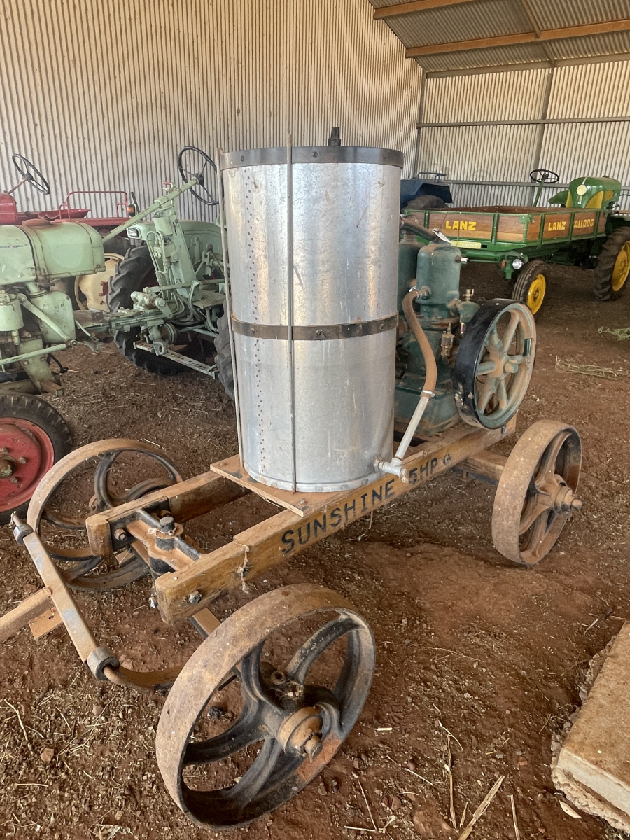 Lot 31 - Sunshine Stationary Engine | AuctionsPlus