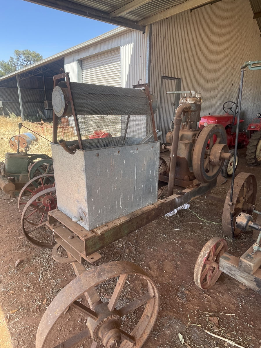 Lot 34 - Bartrem Stationary Engine | AuctionsPlus