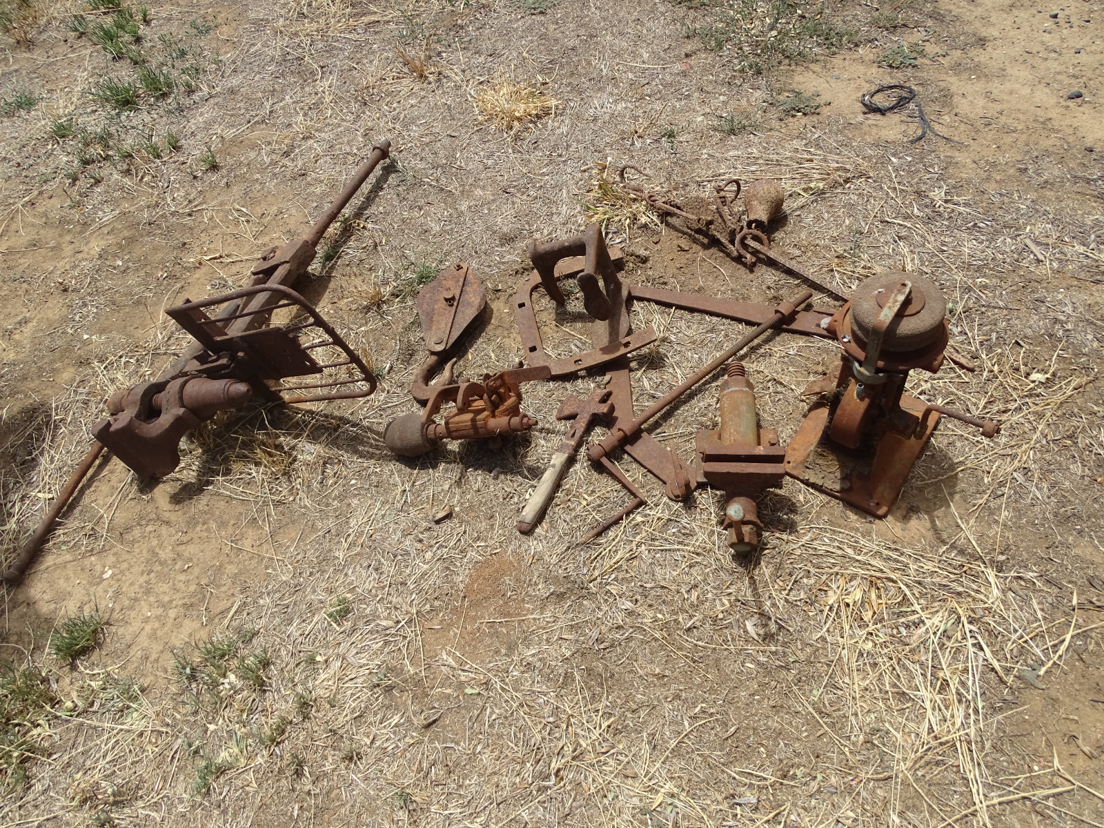 SUNDRIES | AuctionsPlus