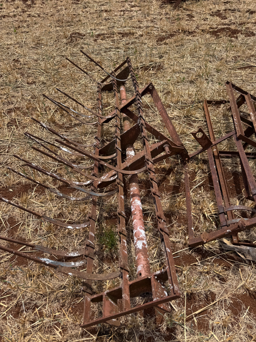Old Weeders | AuctionsPlus
