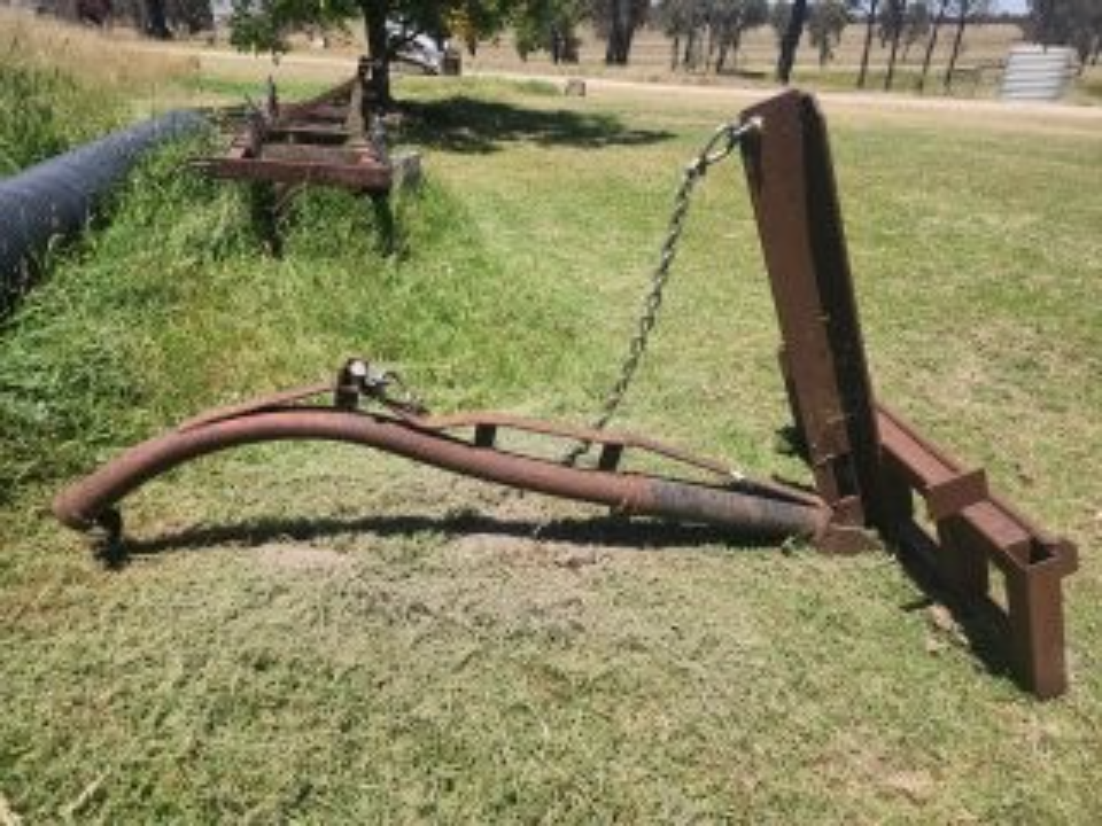 Lot 2 - BULK BAG LIFTER , HOMEMADE ATTACHES TO BOBCAT | AuctionsPlus
