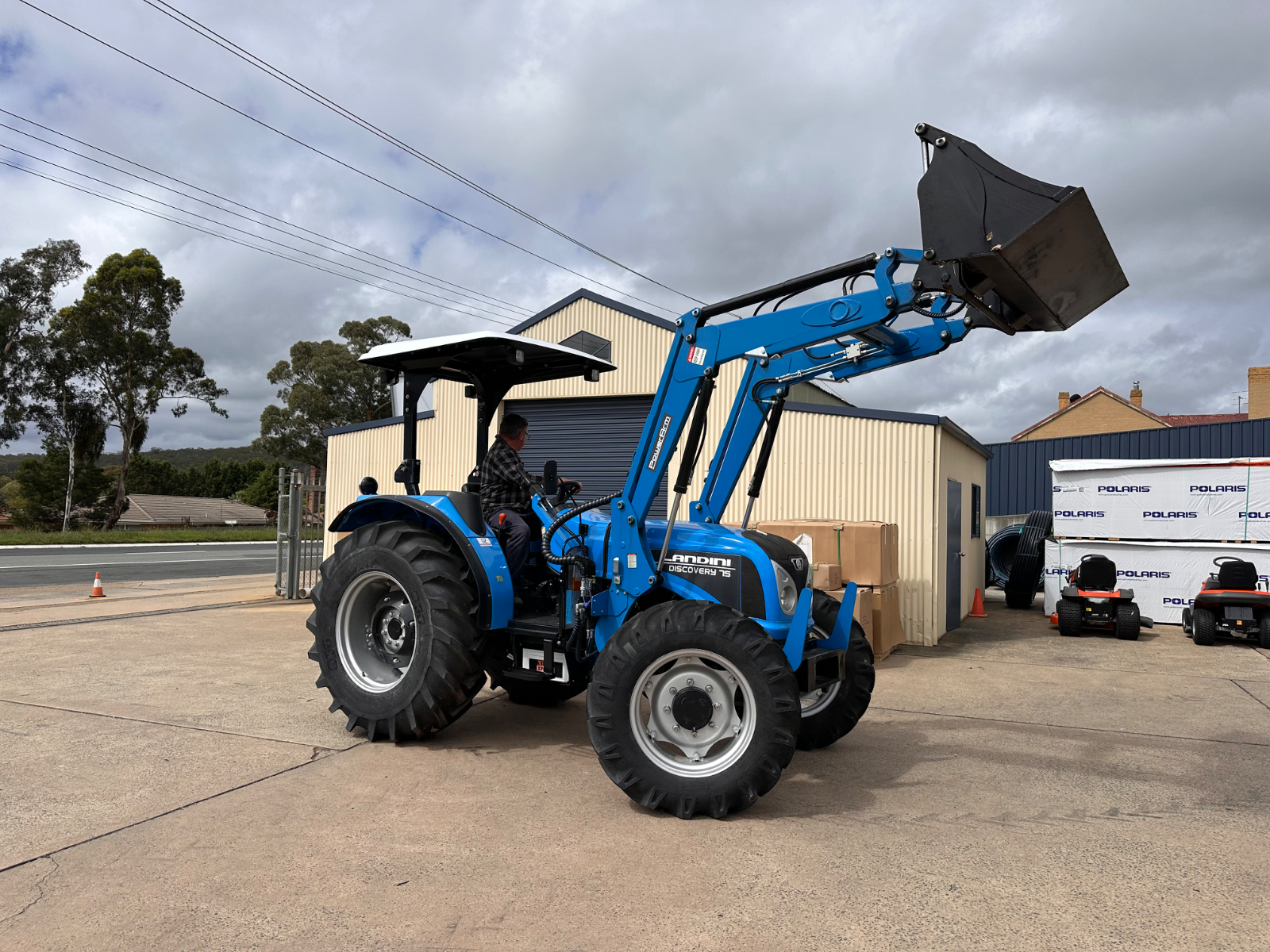 Lot 1 - LANDINI DISCOVERY 75BW 4X4 TURBO TRACTOR (DEALER NEW FLOOR ...