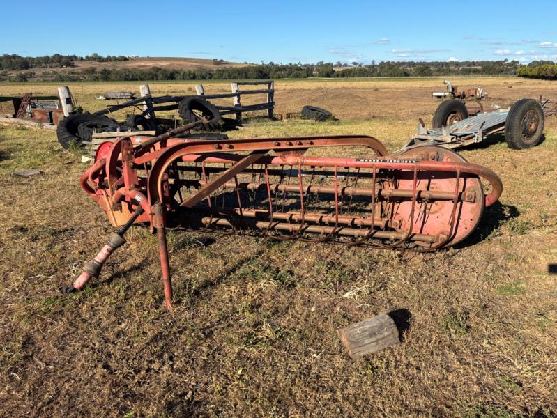 Massey Ferguson Roller Bar Rake | AuctionsPlus