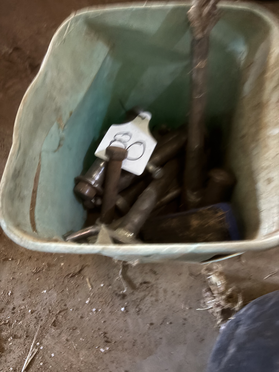 Lot 80 - Draw bar pins | AuctionsPlus